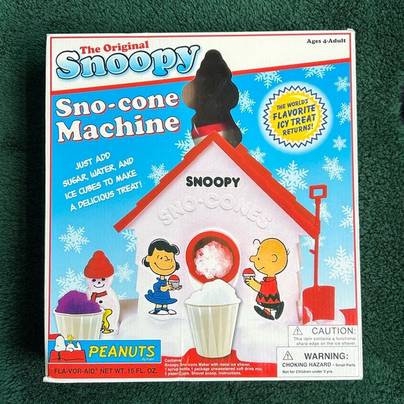 Schultz | Kitchen | Y2k 207 Snoopy Snocone Machine | Poshmark